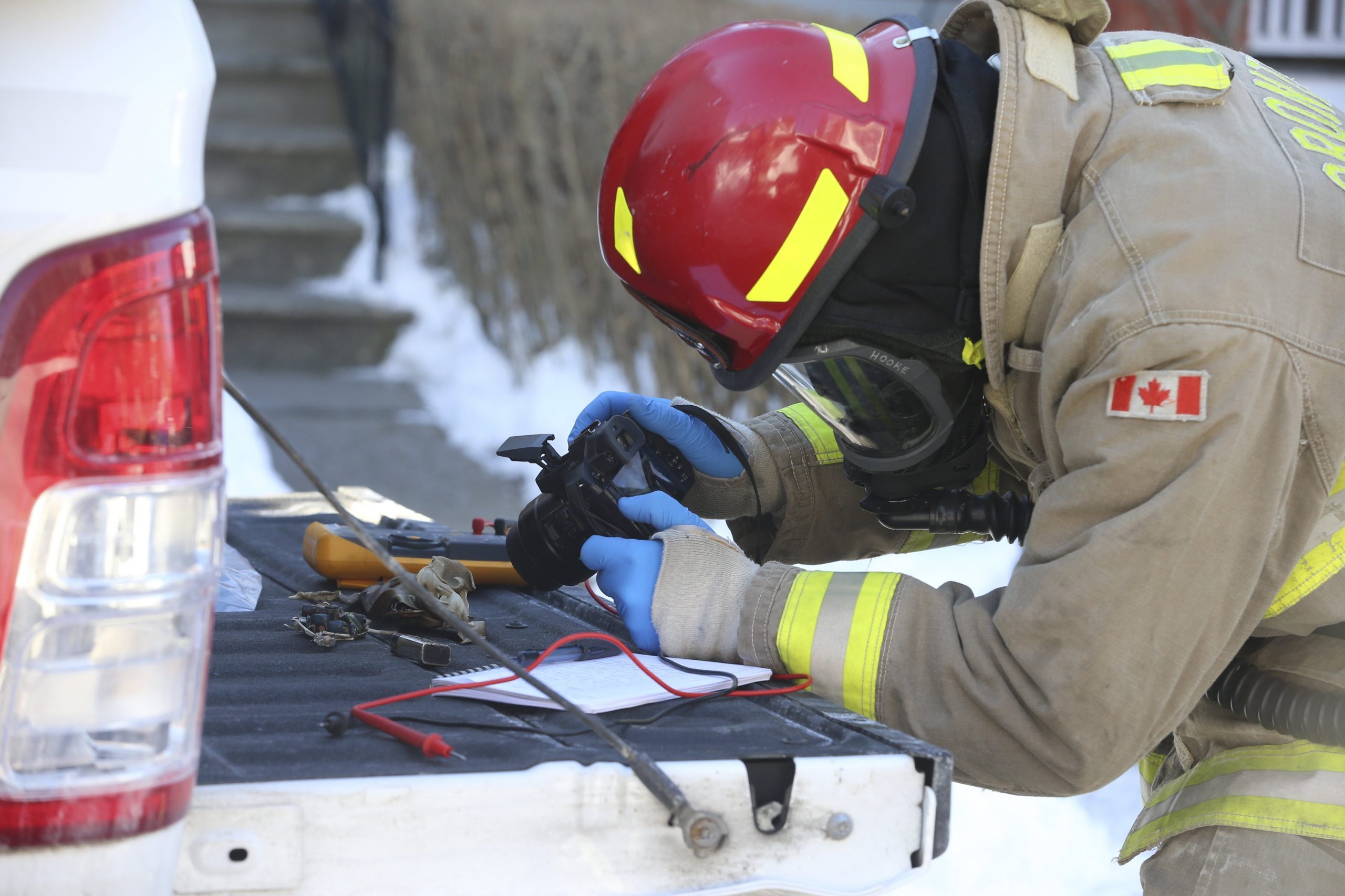 West-end Toronto fire claims elderly mother and her son | Toronto Sun