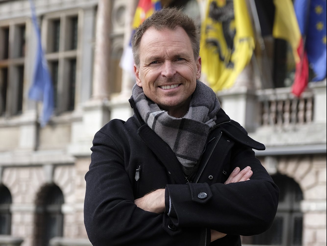 'Amazing Race' host Phil Keoghan offers sneak peek at Season 33 ...