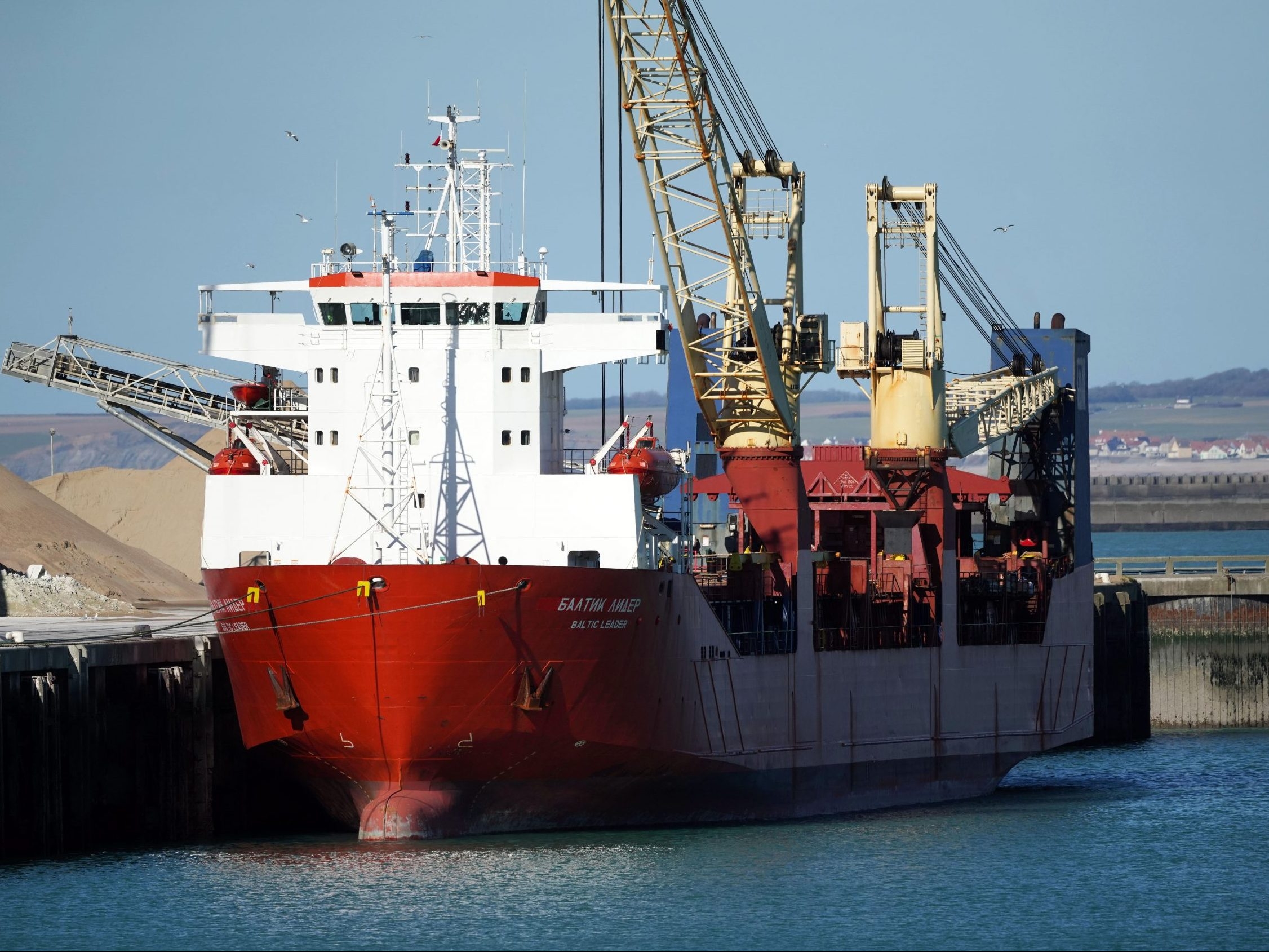 France, enforcing sanctions on Russia, seizes ship in Channel | Toronto Sun