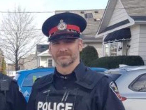 Durham cop's quick actions saved man's life in Oshawa | Toronto Sun