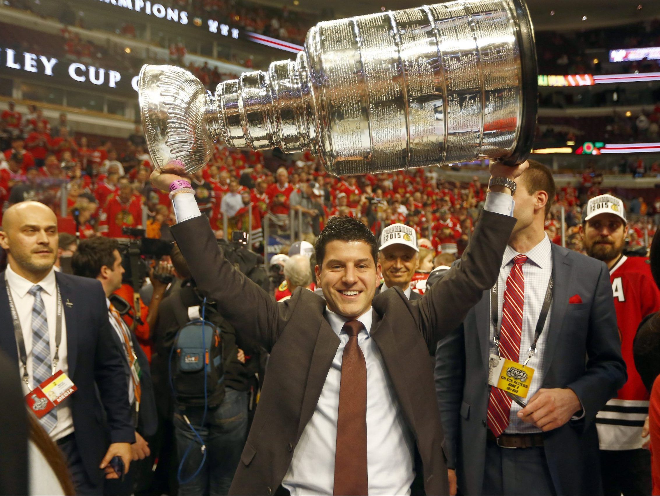 Blackhawks remove interim tag, name Kyle Davidson GM | Toronto Sun