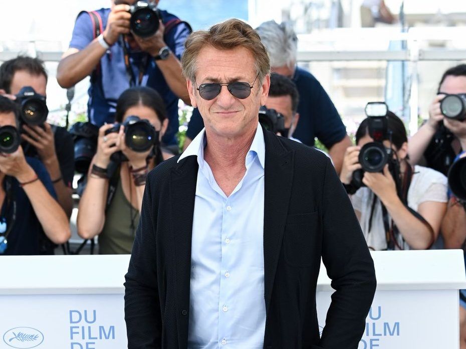 Sean Penn 'thinking about taking up arms against Russia' | Toronto Sun Sean Penn 'thinking about taking up arms against Russia' | Toronto Sun