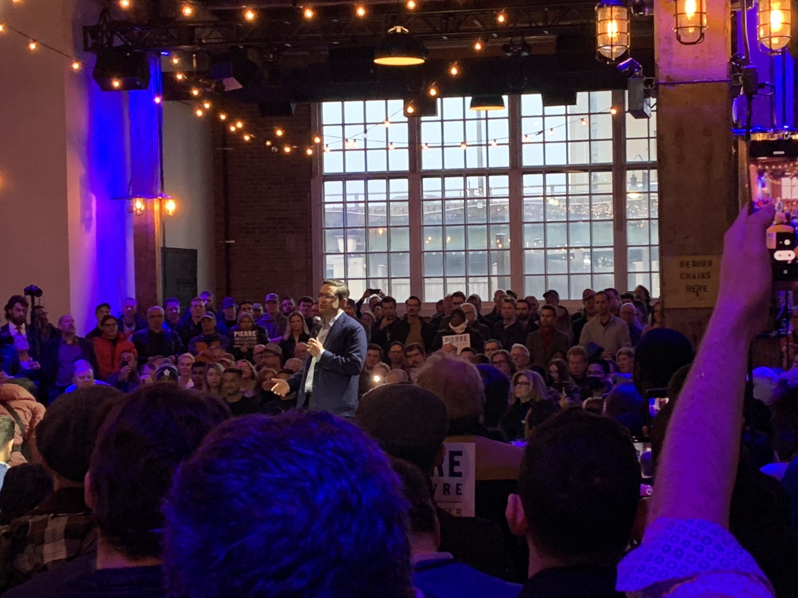 Charest and Poilievre, a study in contrast on the campaign trail ...