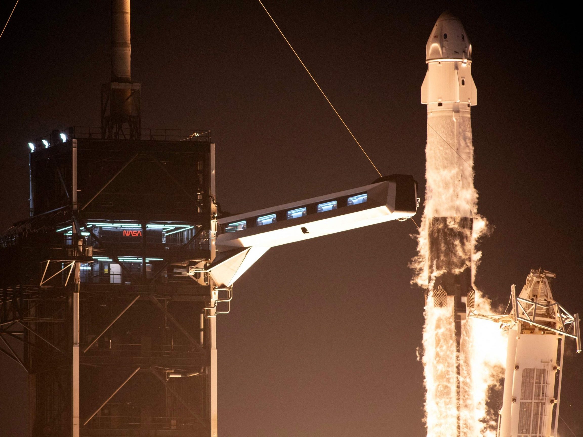 Spacex Capsule Carrying Latest Astronaut Crew Docks With Iss Toronto Sun