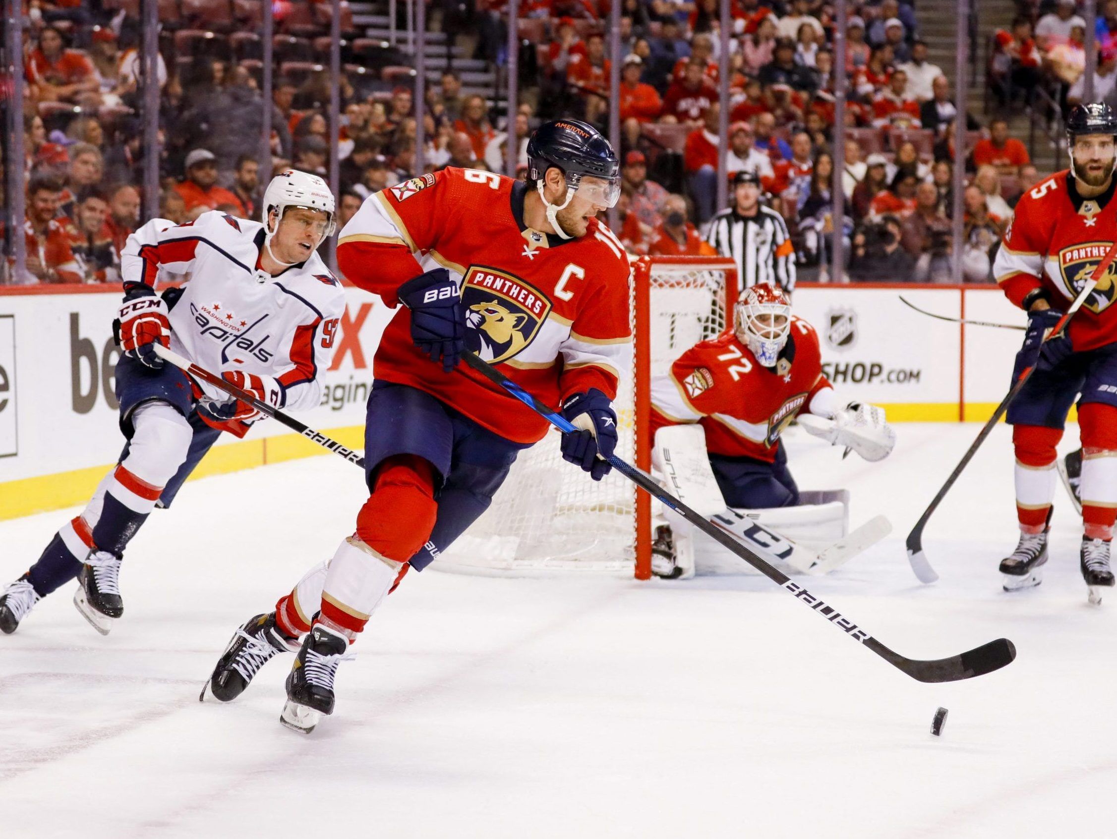 Panthers bounce back, rout Capitals to even series | Toronto Sun