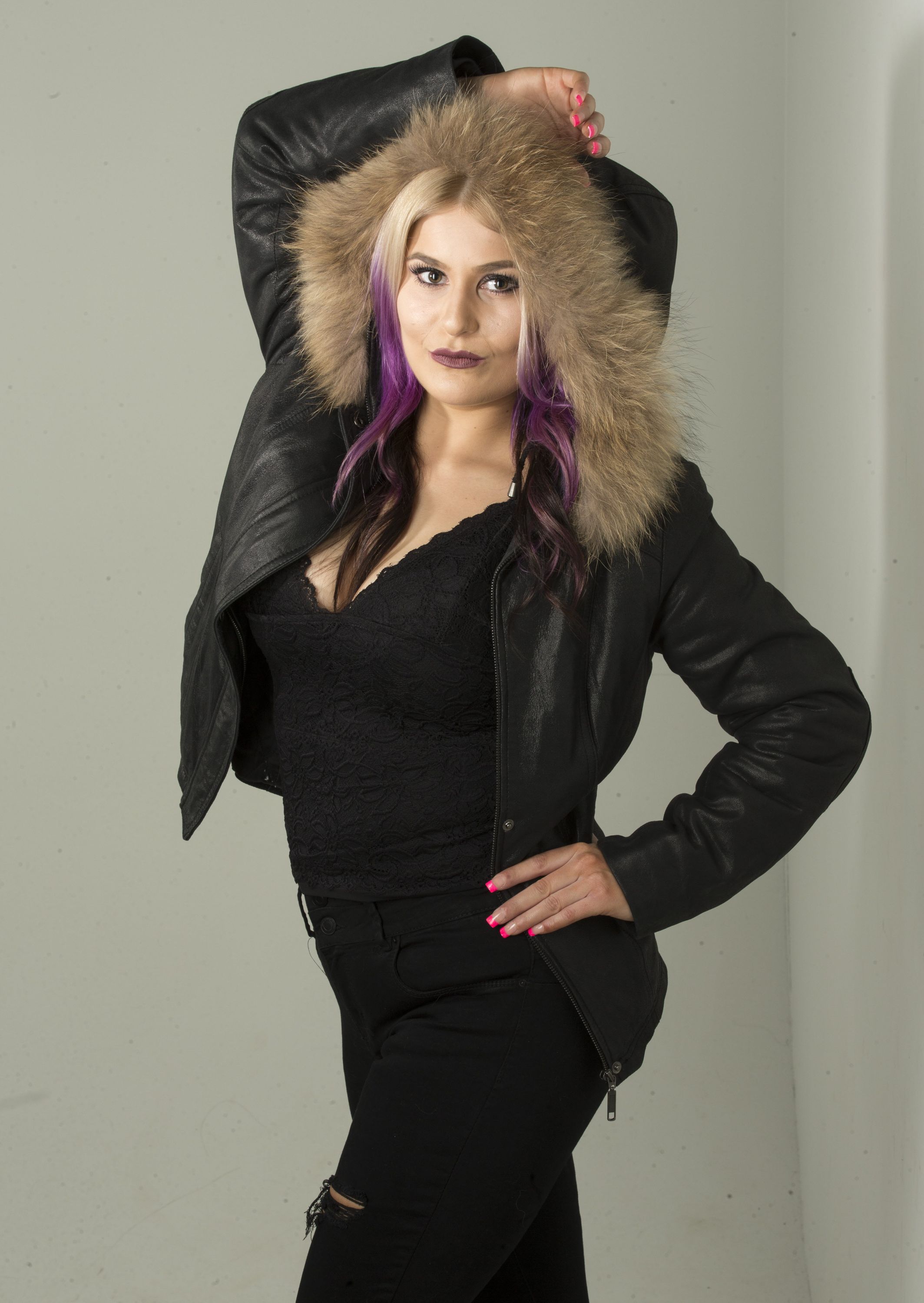 SUNshine Girl Desiree | Toronto Sun