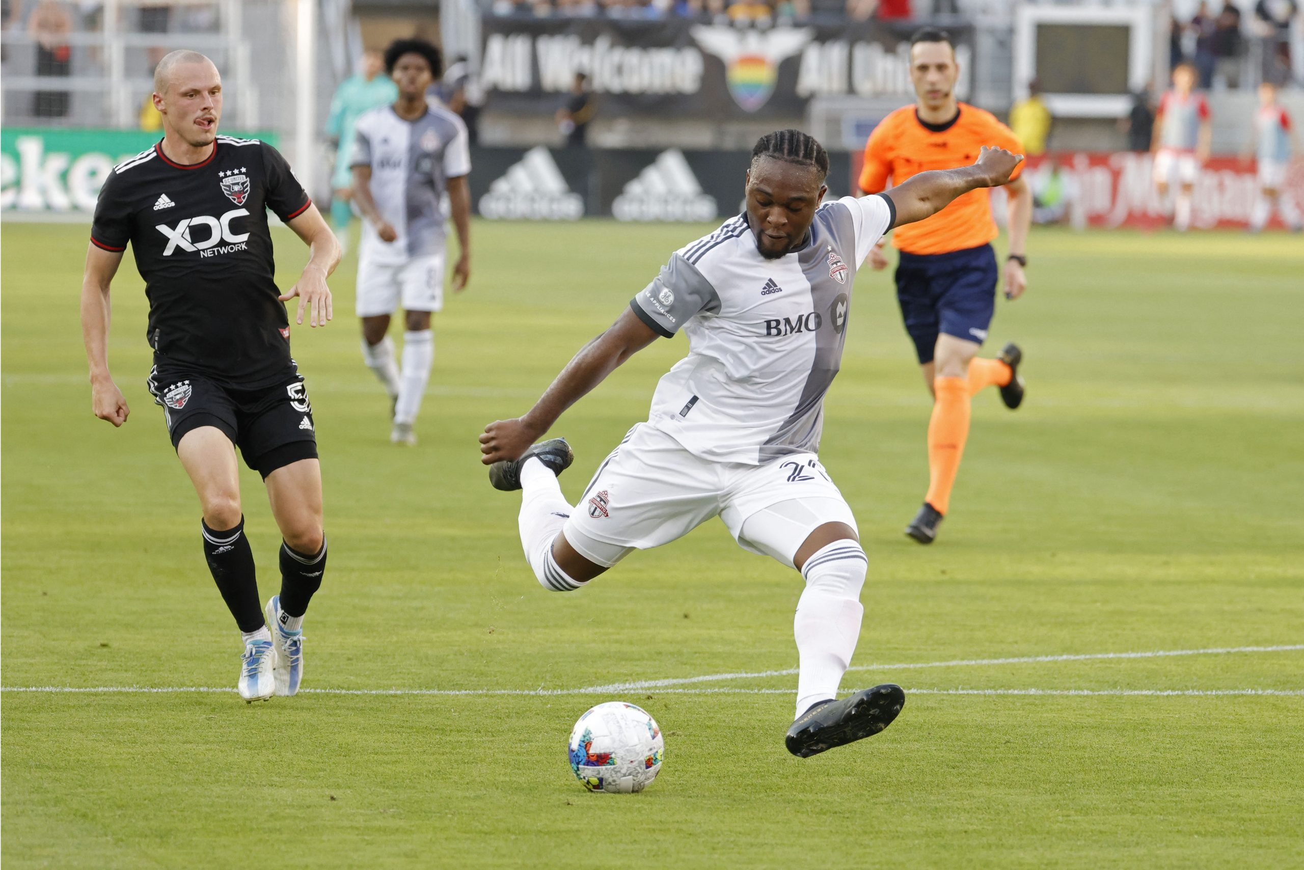 Jonathan Osorio scores in the 89th minute to give Toronto FC a draw at ...