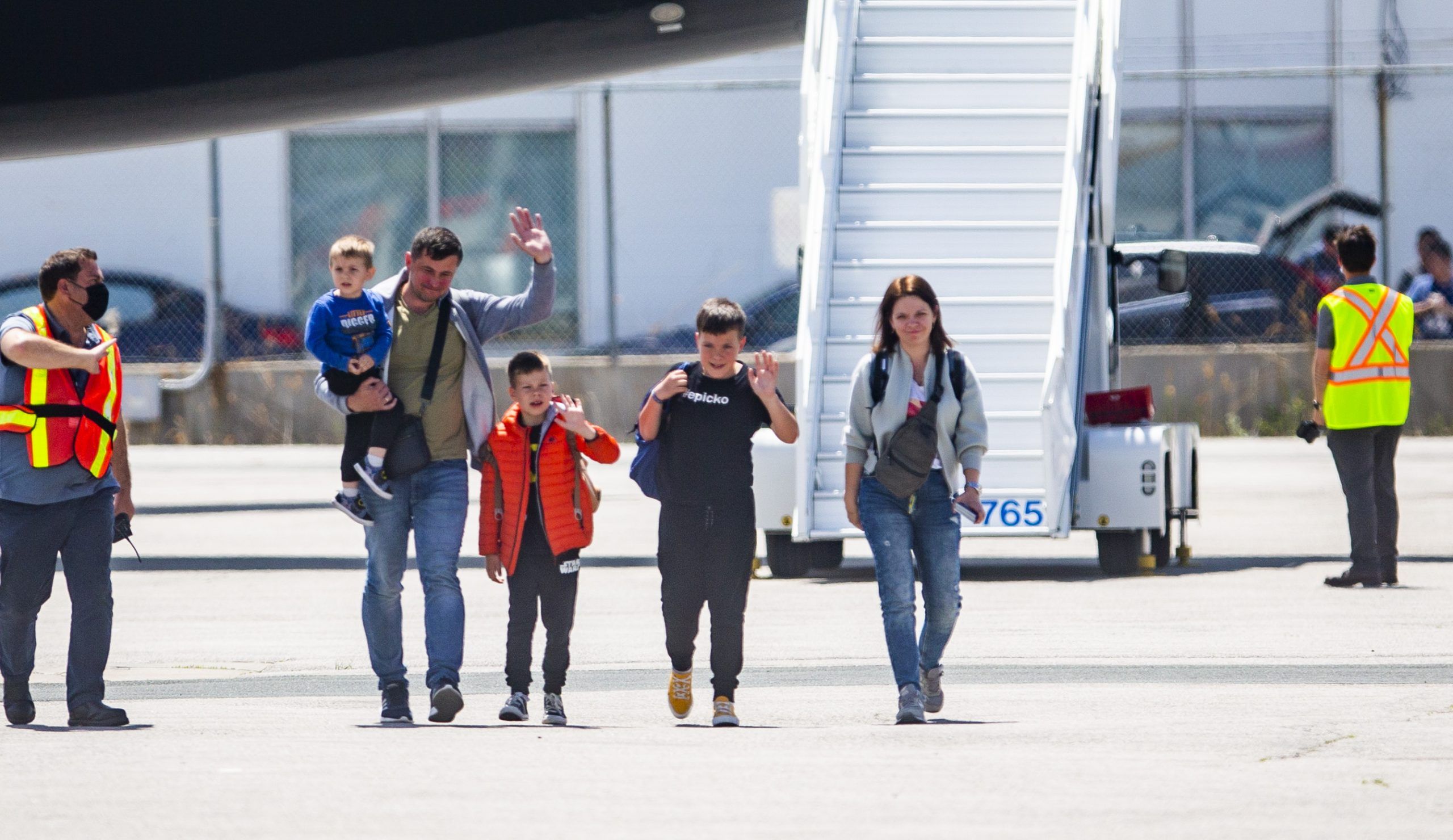 FLIGHT TO SAFETY: 28 Ukrainian refugees united with Canadian relatives ...