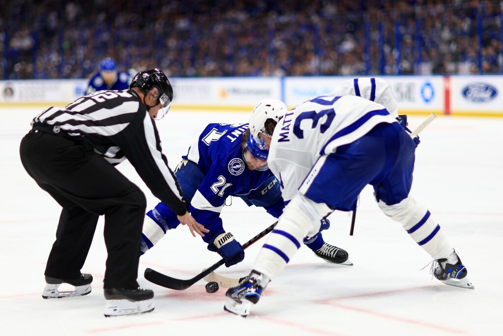 Leafs choose bus over plane to cross U.S. border during playoffs ...