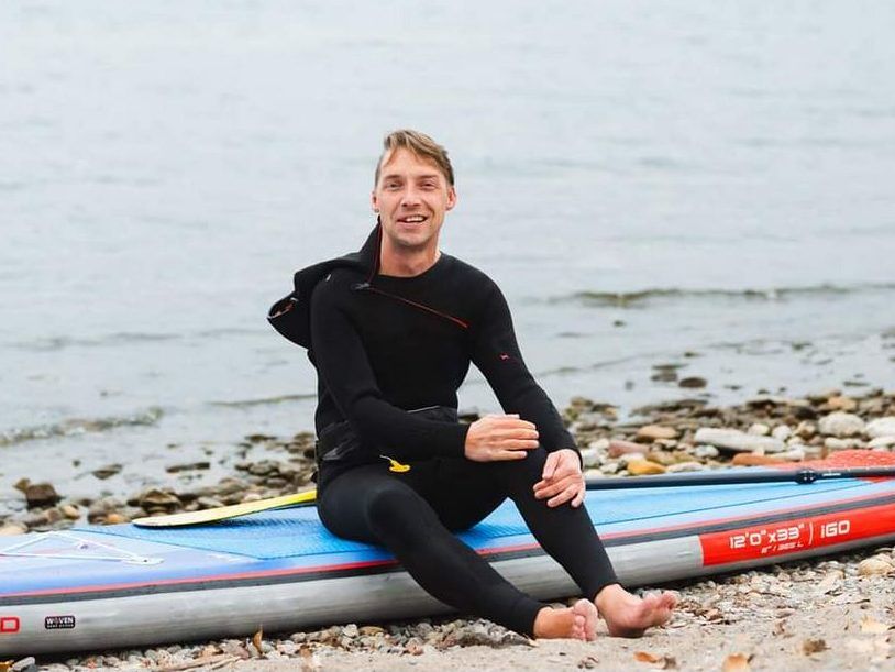 Disabled paddleboarder tackles five Great Lakes for charity | Toronto Sun