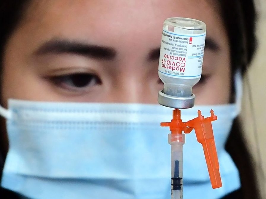 U.S. eyes annual shots as updated COVID vaccines roll out | Toronto Sun