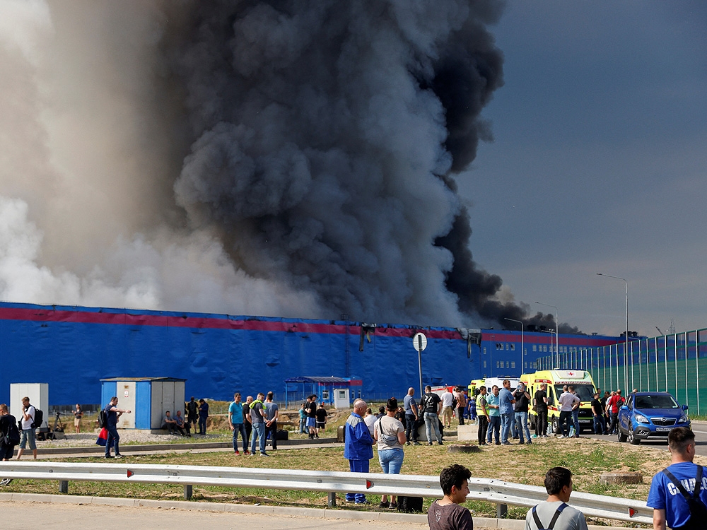 One killed, 13 injured in massive warehouse fire near Moscow | Toronto Sun