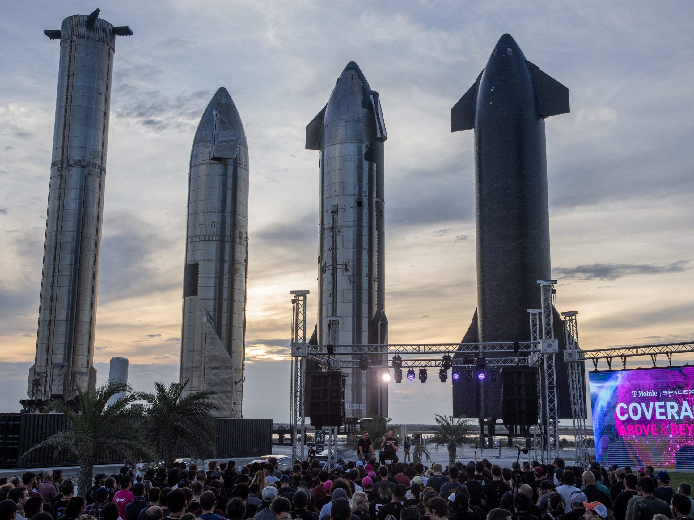 Musk's SpaceX and T-Mobile plan to connect mobile phones to satellites ...