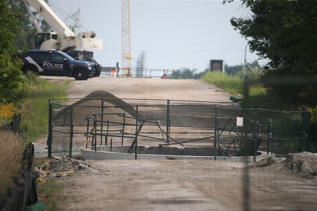 Tributes pour in for six killed in Barrie crash | Toronto Sun