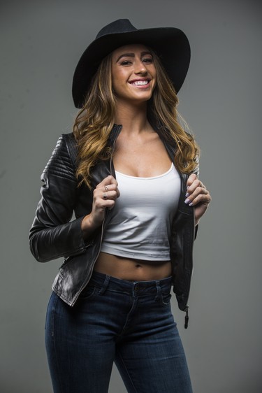 SUNshine Girl Danielle | Toronto Sun