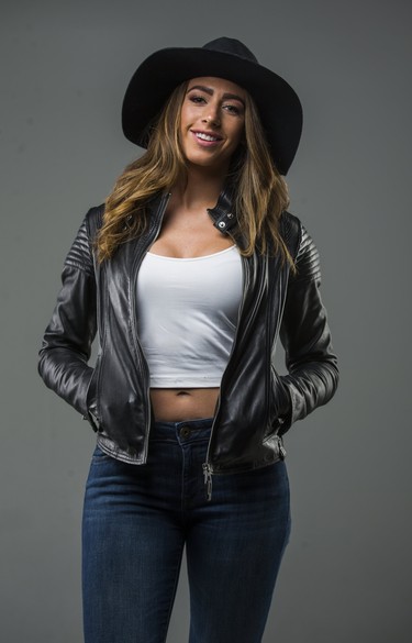 SUNshine Girl Danielle | Toronto Sun