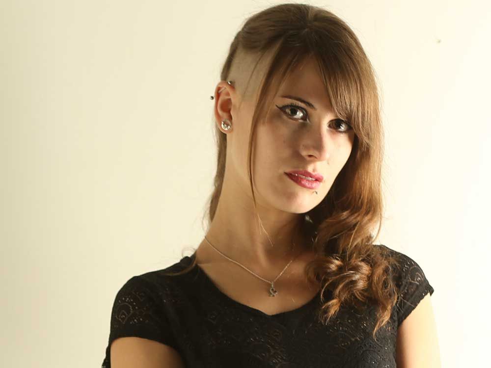 SUNshine Girl Justine | Toronto Sun