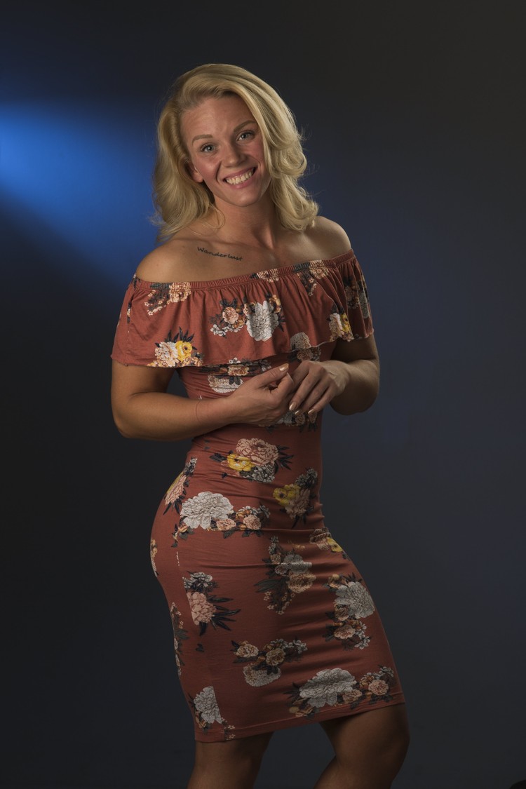 SUNshine Girl Sara | Toronto Sun