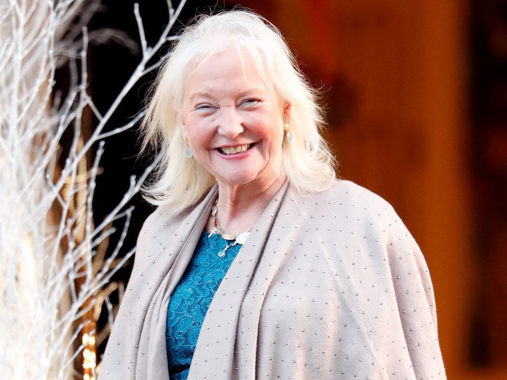 Queen Elizabeth ensured her dresser would be allowed to live in home ...