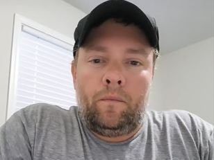 ‘LOOKING FOR A PLUS ONE’: Single dad seeks amusement park date ...