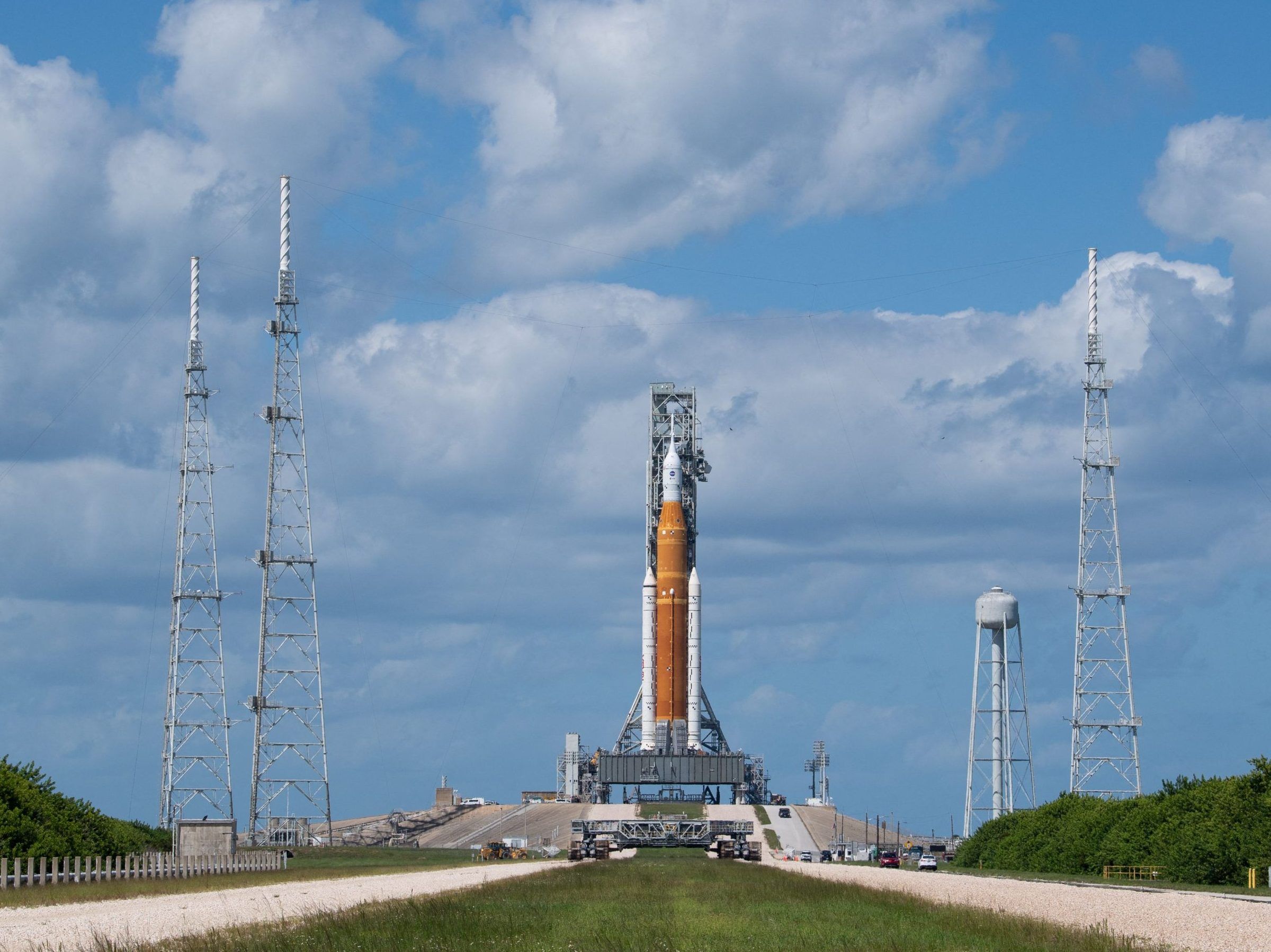 Hurricane Ian prompts NASA to roll moon rocket off launchpad | Toronto Sun
