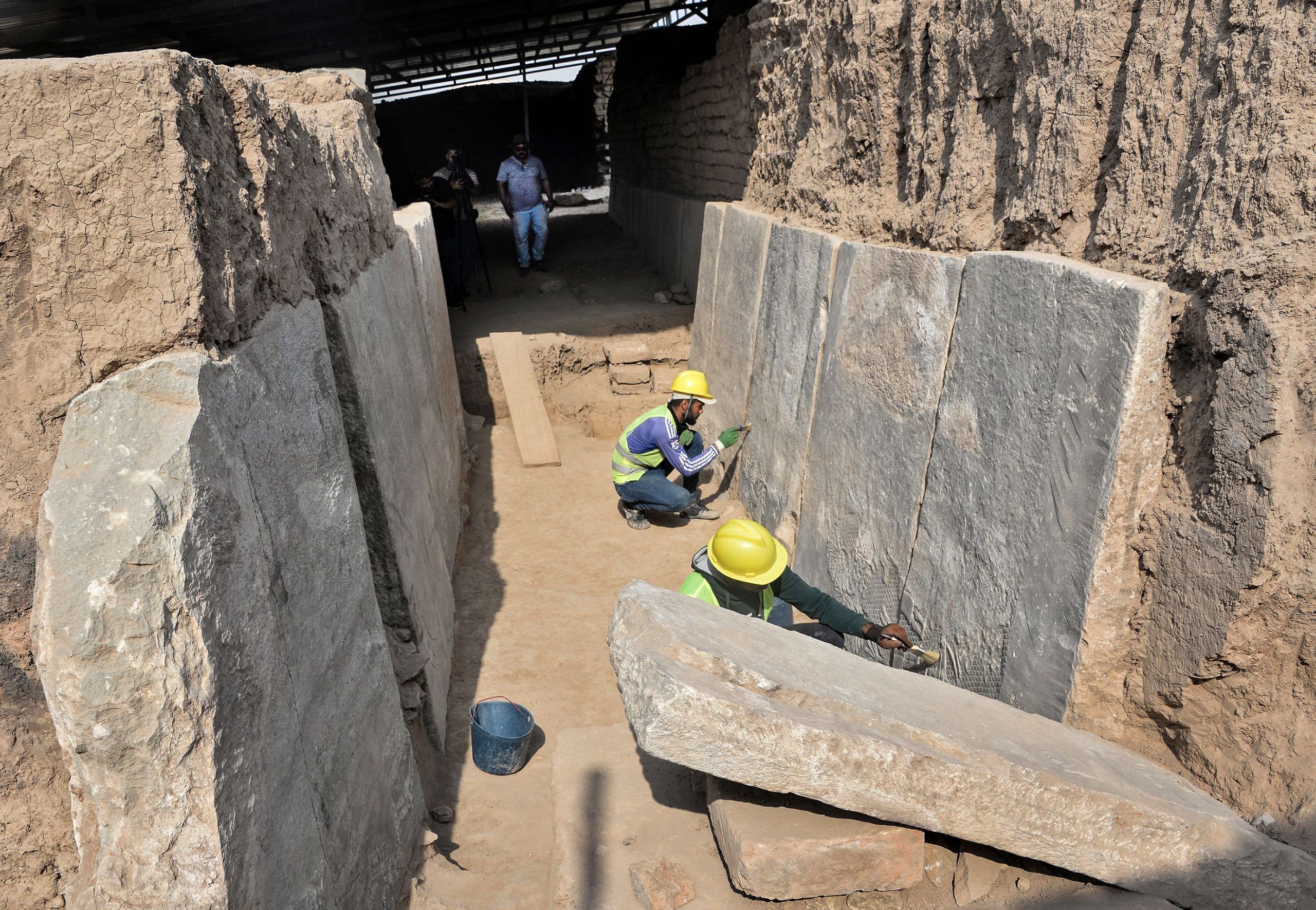 2,700-year-old rock carvings discovered in Iraq's Mosul | Toronto Sun