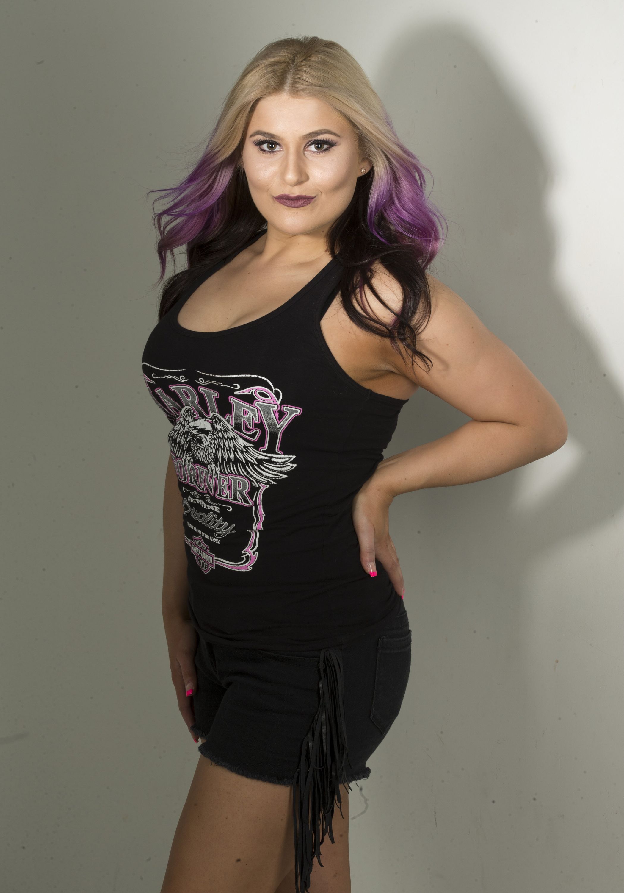 SUNshine Girl Desiree | Toronto Sun