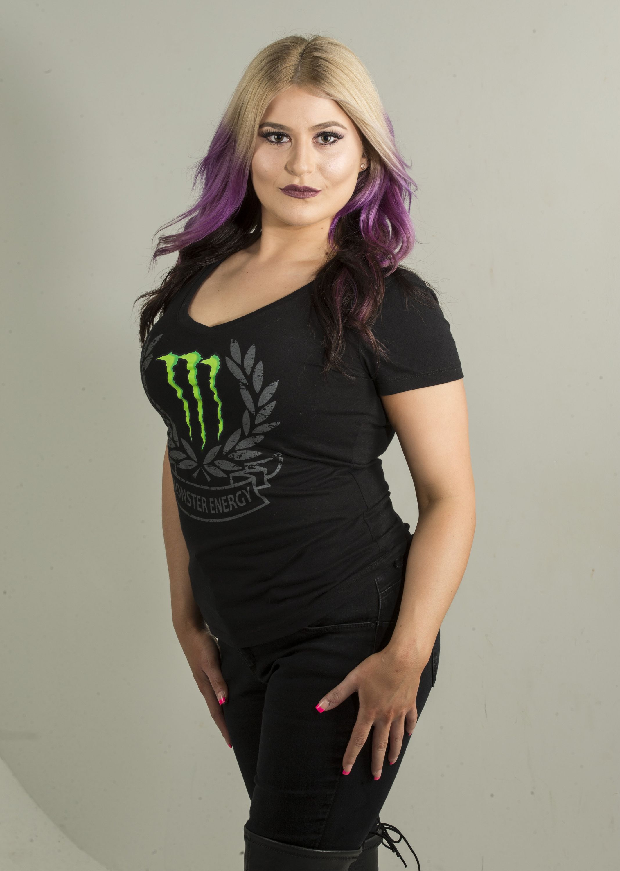 SUNshine Girl Desiree | Toronto Sun