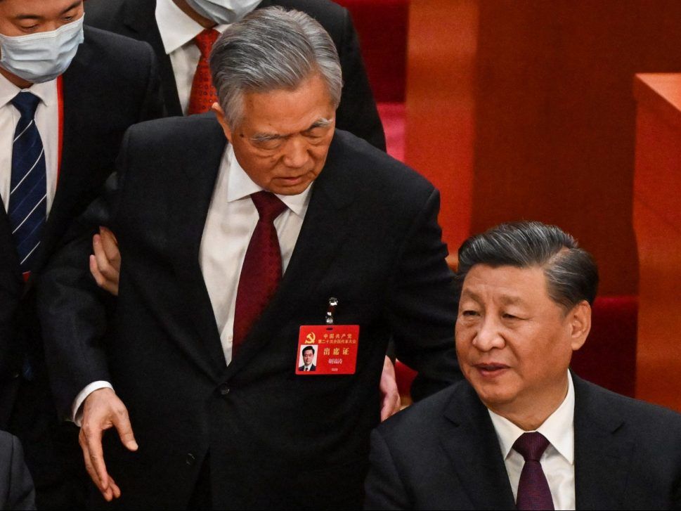 Chinese ex-President Hu Jintao escorted out of party congress | Toronto Sun