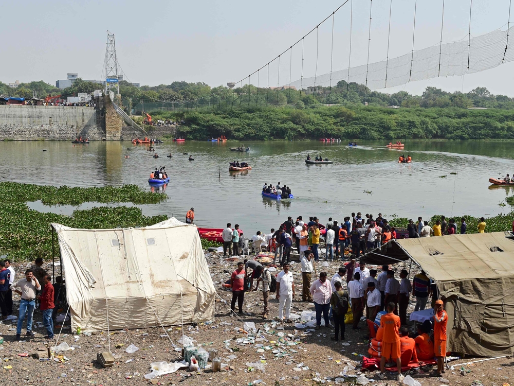 Seven members of same family killed in Indian bridge collapse | Toronto Sun