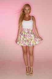 SUNshine Girl Taylor | Toronto Sun