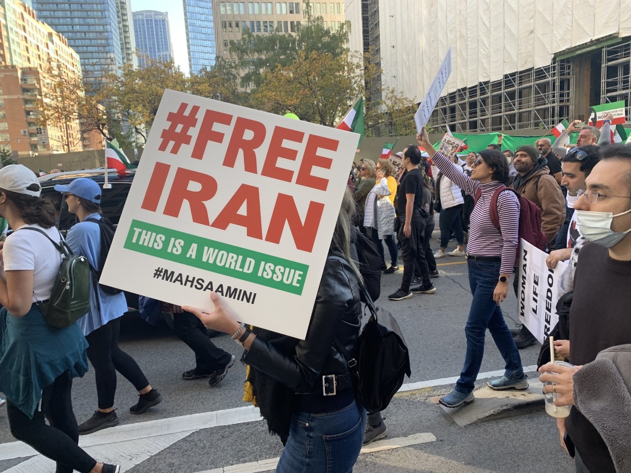 Thousands march through Toronto for women's rights in Iran | Toronto Sun