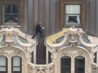 Man caught on camera jumping across rooftop of NYC highrise | Toronto Sun