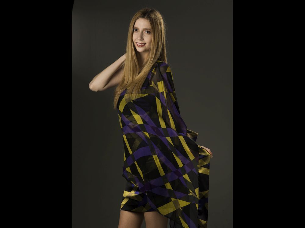 SUNshine Girl Laura | Toronto Sun