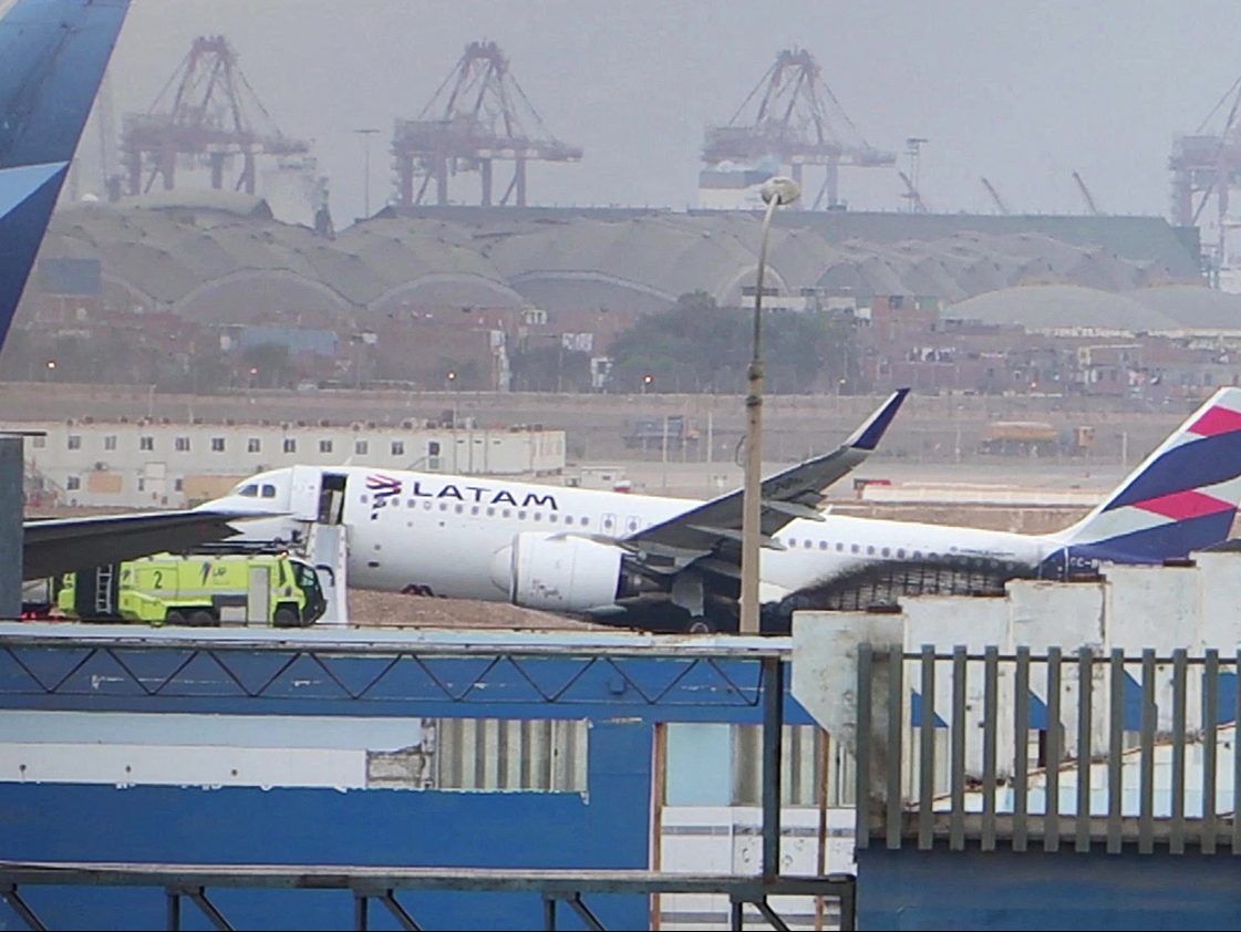 LATAM Airlines plane crashes into firetruck on runway in Peru | Toronto Sun
