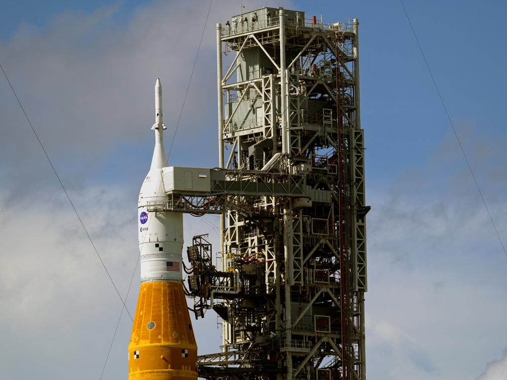 NASA: Moon rocket endured hurricane, set for first test flight ...