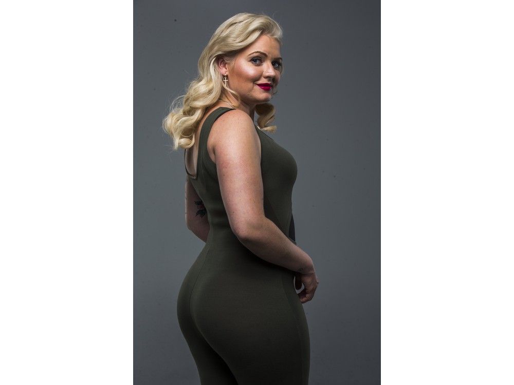 SUNshine Girl Sarah | Toronto Sun