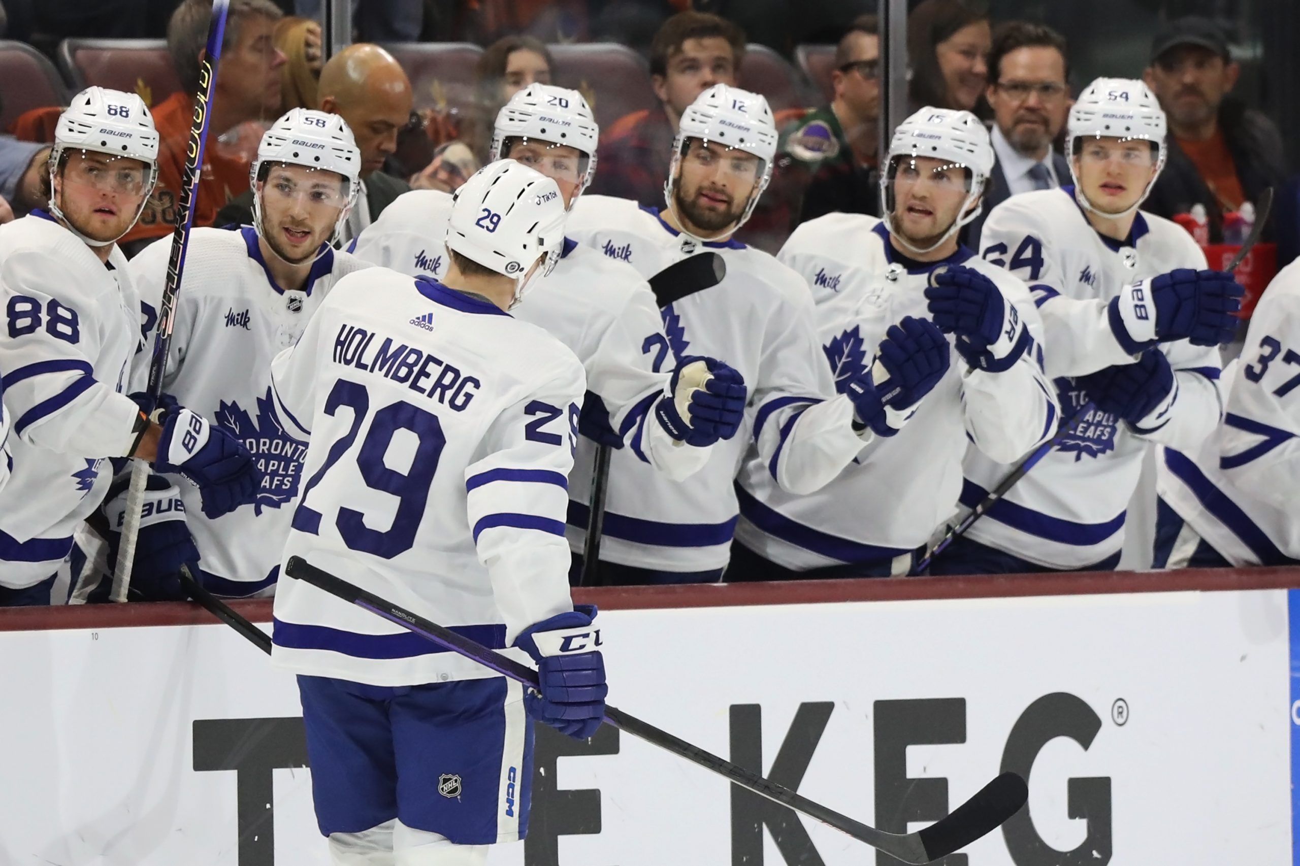 Leafs' three-game winning streak ends with loss to Coyotes | Toronto Sun