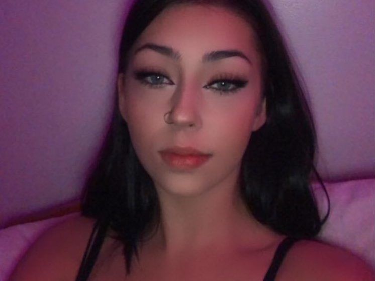 Man charged in stabbing death of 19-year-old woman in Oshawa | Toronto Sun