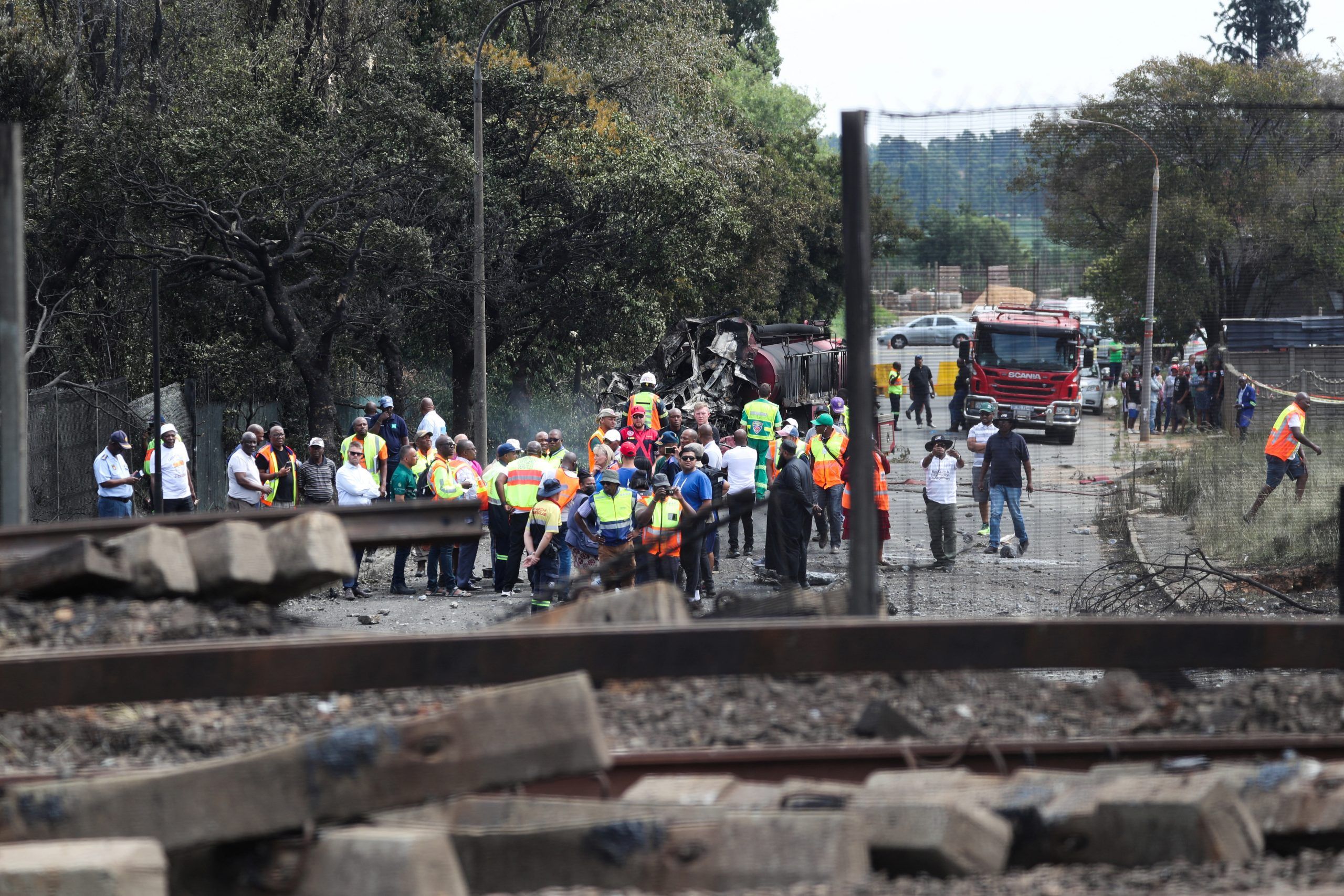 South Africa counts damage, death by tanker truck explosion | Toronto Sun