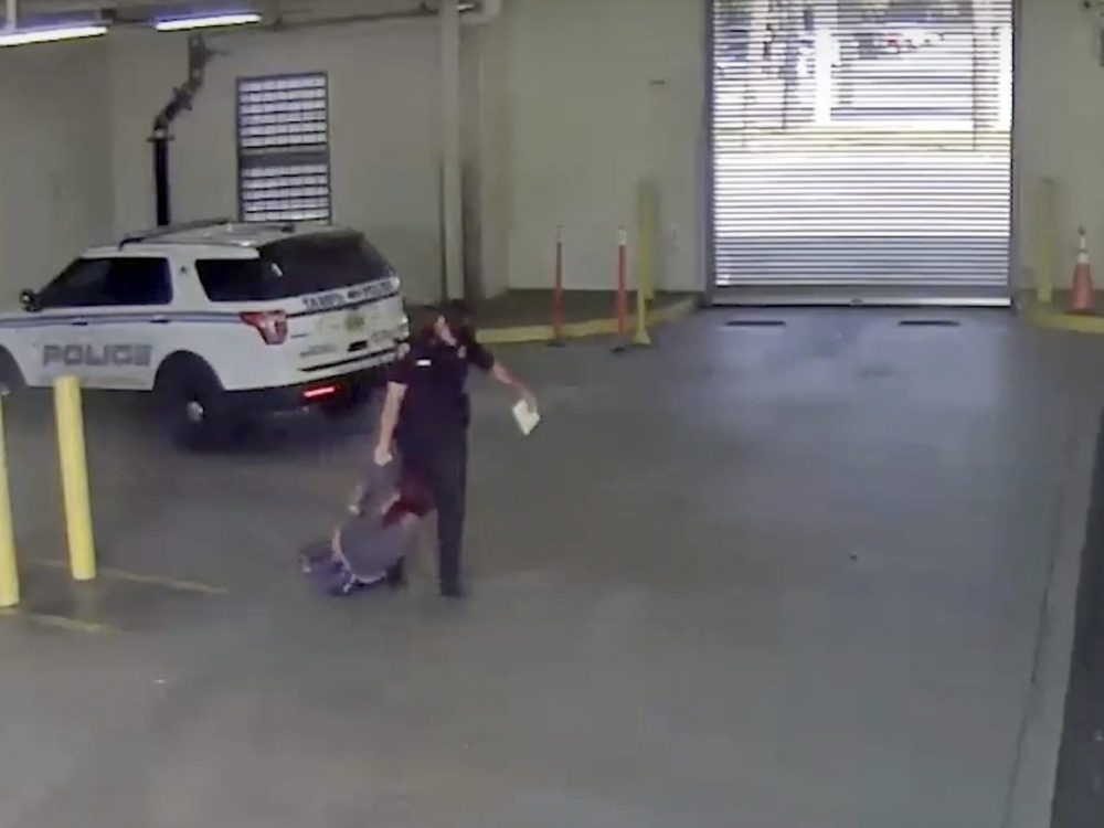 Florida Police Officer Drags Woman Into Jail Is Fired Canoe Com