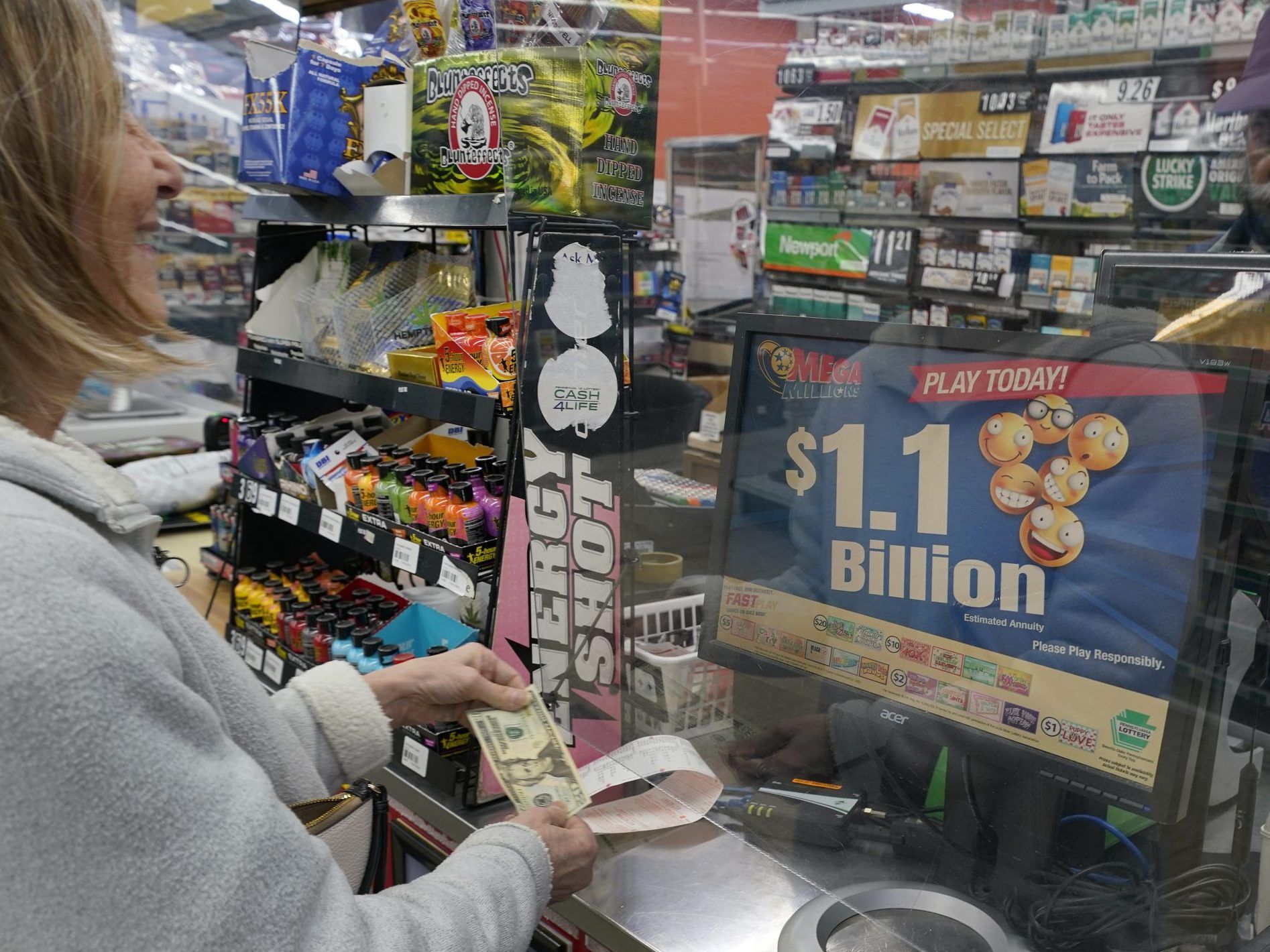Mega Millions swells to $1.1B after 3-month losing trend | Toronto Sun