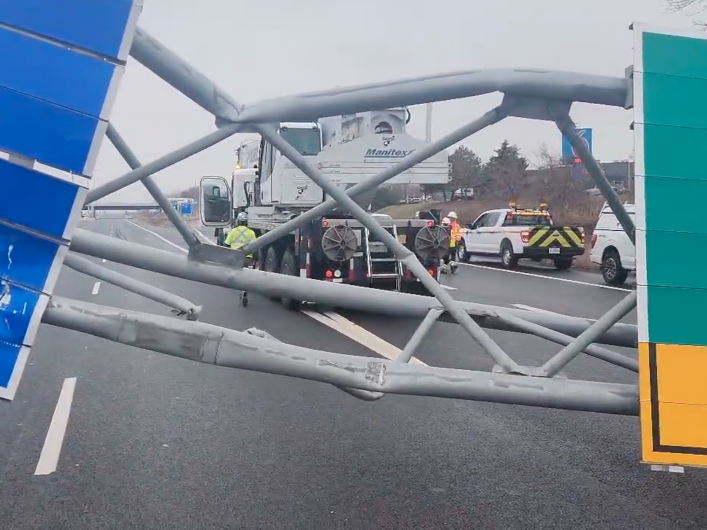 Transport truck with box up brings down Hwy. 401 signs in Whitby ...