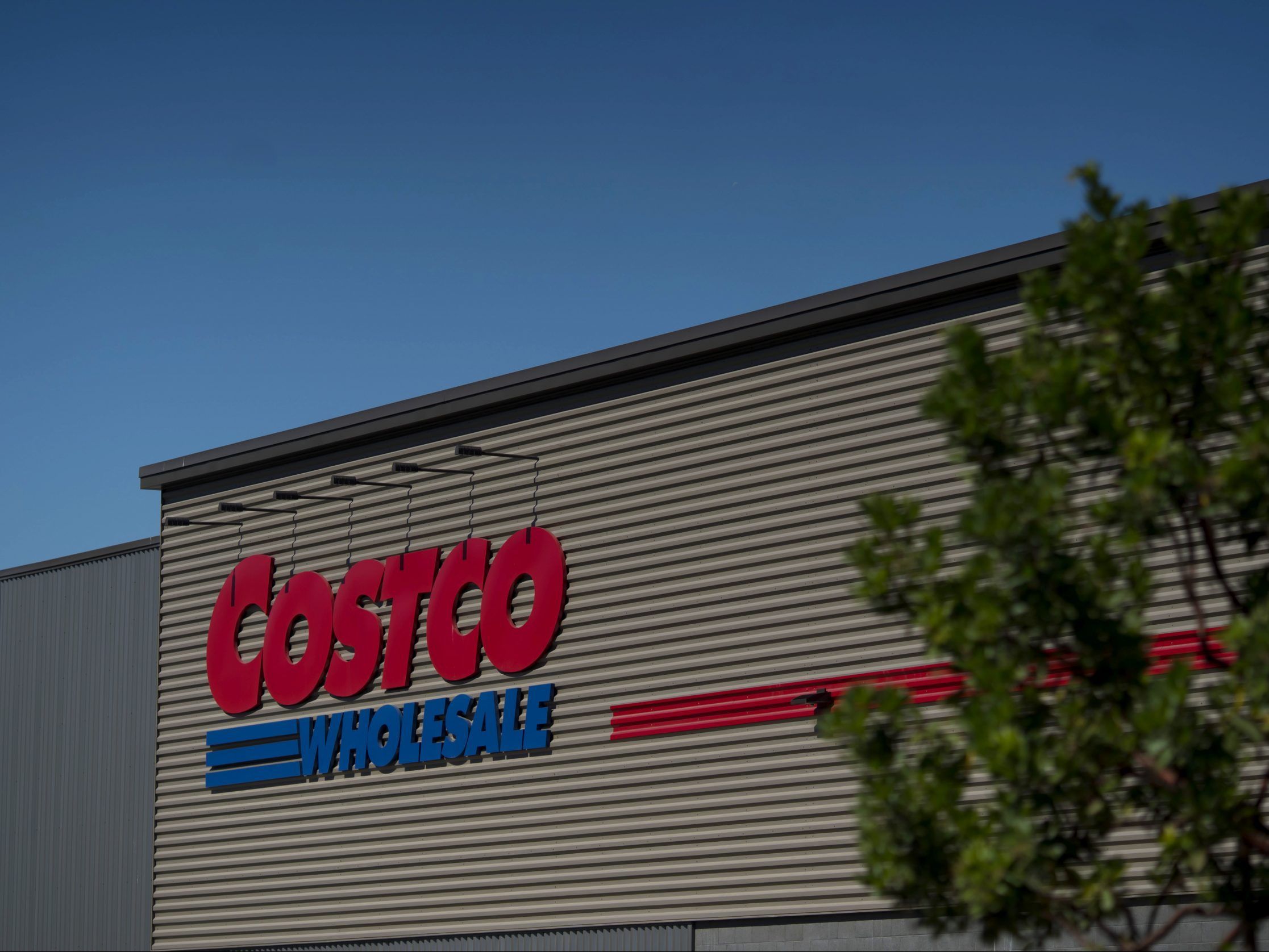 Costco must face lawsuit over 'dolphin safe' tuna claim | Toronto Sun