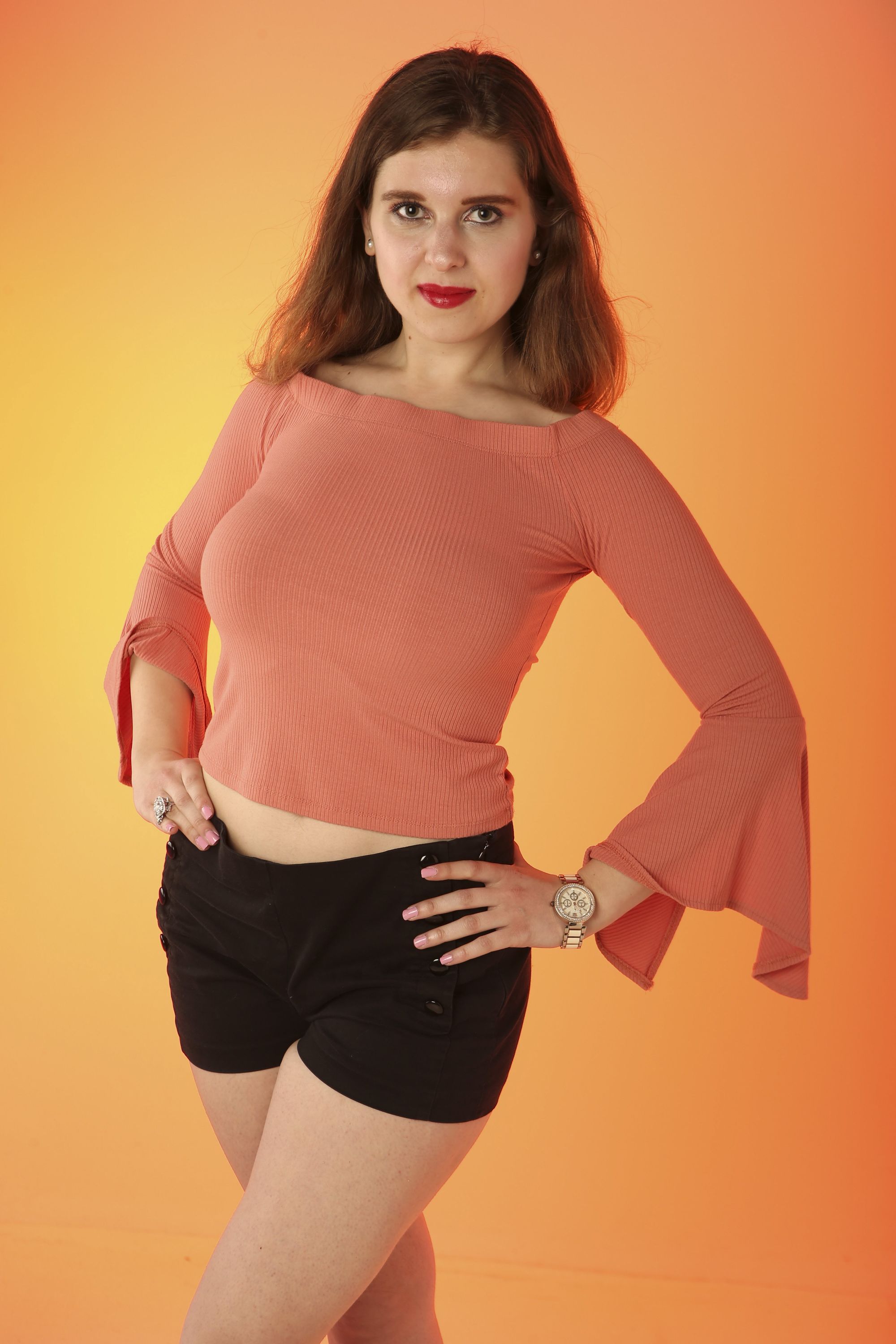 SUNshine Girl Lisa | Toronto Sun