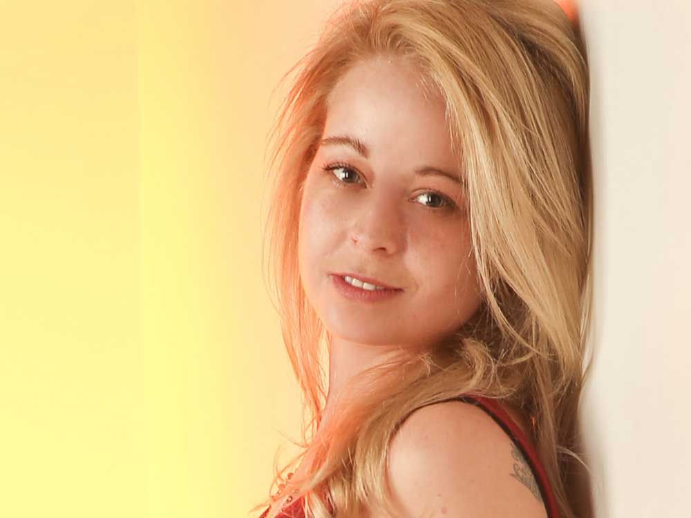 SUNshine Girl Sherri | Toronto Sun