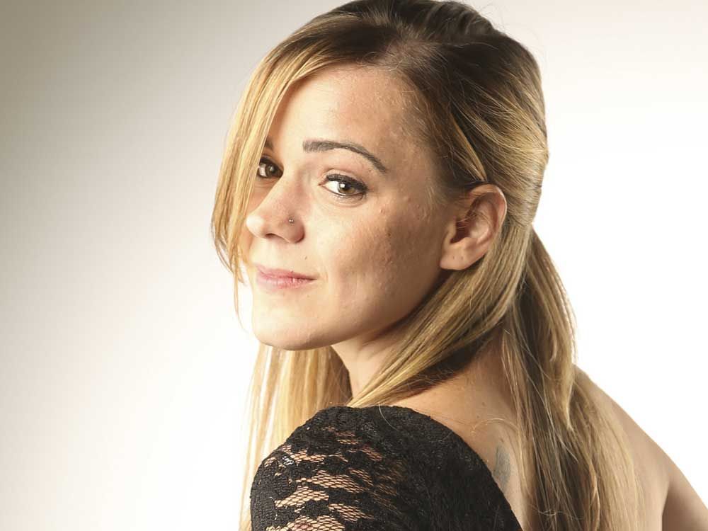 SUNshine Girl Vicky | Toronto Sun