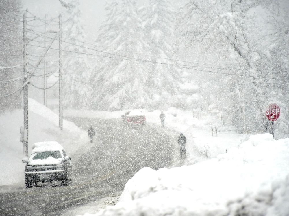 U.S. Northeast digs out from winter storm, faces power outages | Toronto Sun