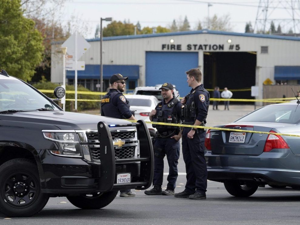 Suspect shoots 2 hostages, killing 1 after wounding California cop ...