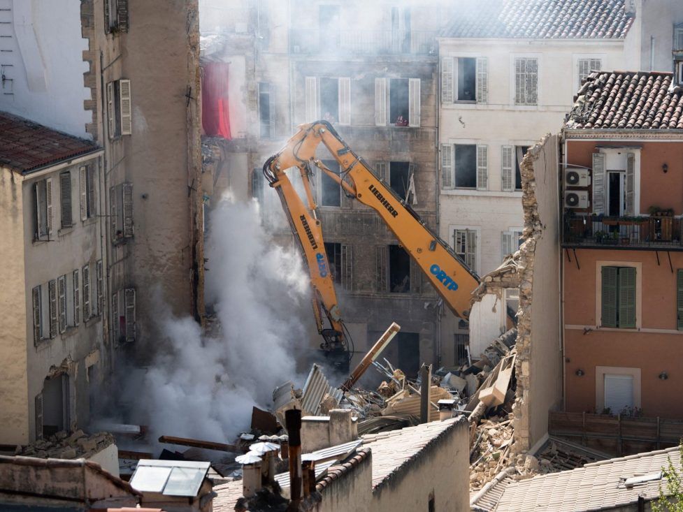 8 people missing in fiery collapse of building in France | Toronto Sun
